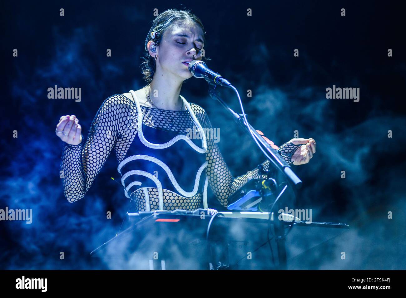 The french artist Pomme plays live at Forest National | La chanteuse et ...
