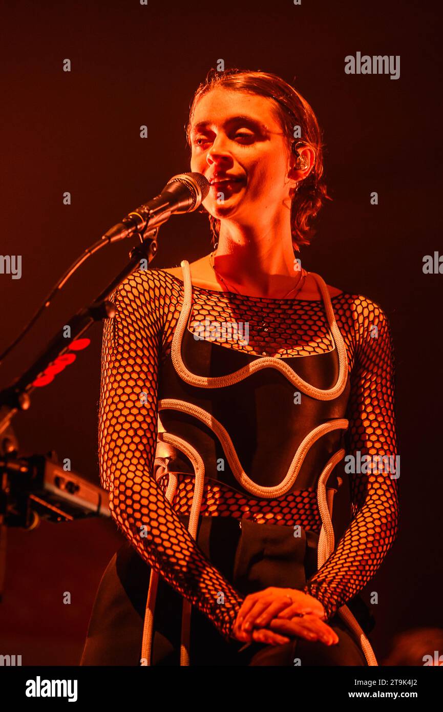 The french artist Pomme plays live at Forest National | La chanteuse et ...