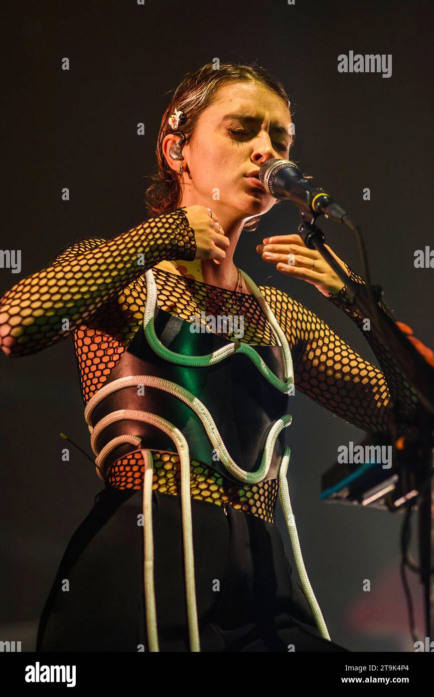 The french artist Pomme plays live at Forest National | La chanteuse et ...