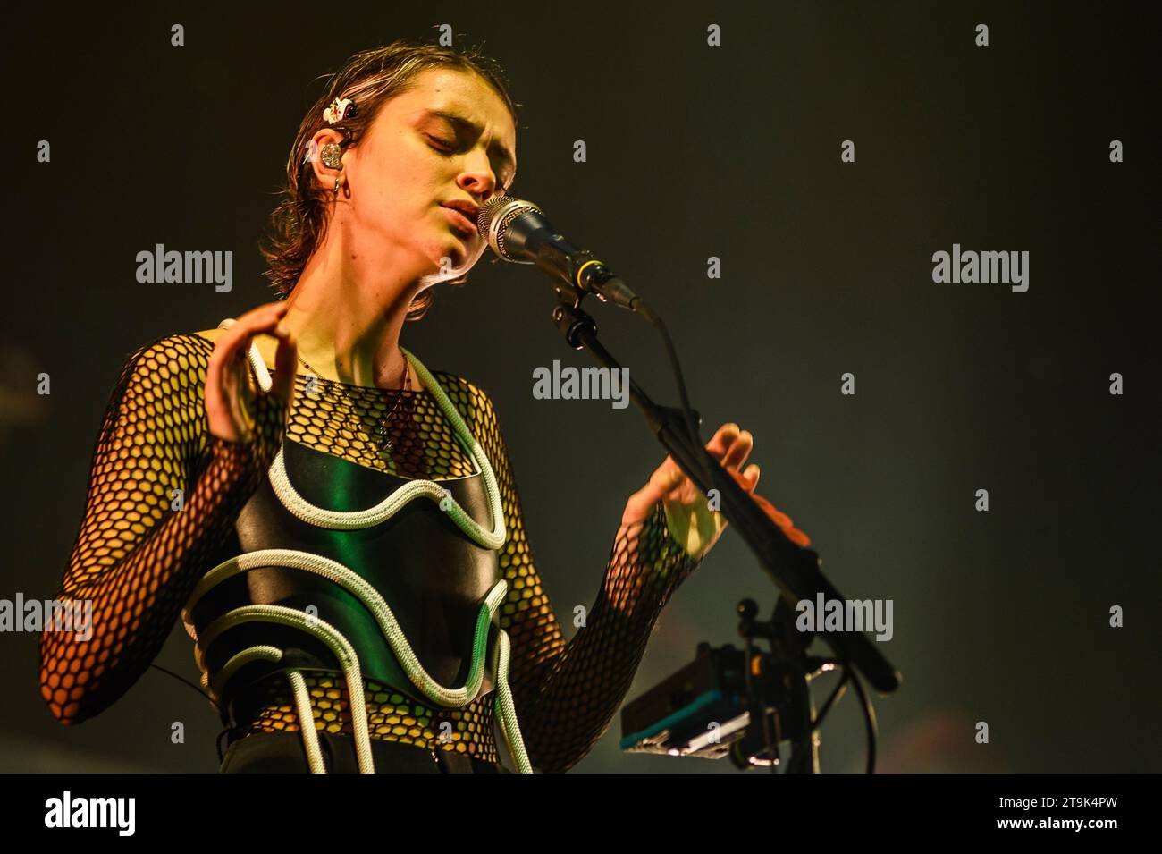 The french artist Pomme plays live at Forest National | La chanteuse et ...