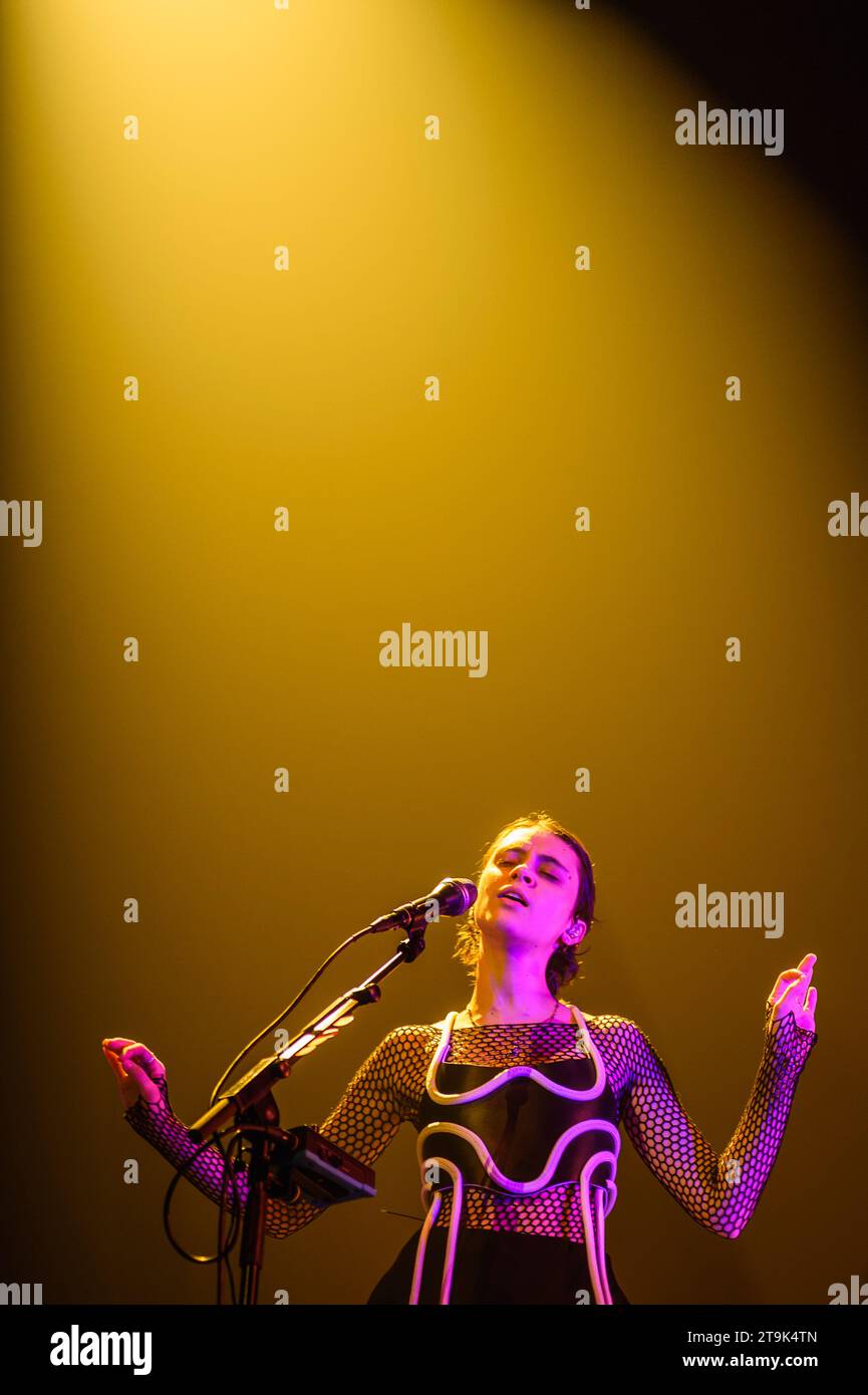 The french artist Pomme plays live at Forest National | La chanteuse et ...