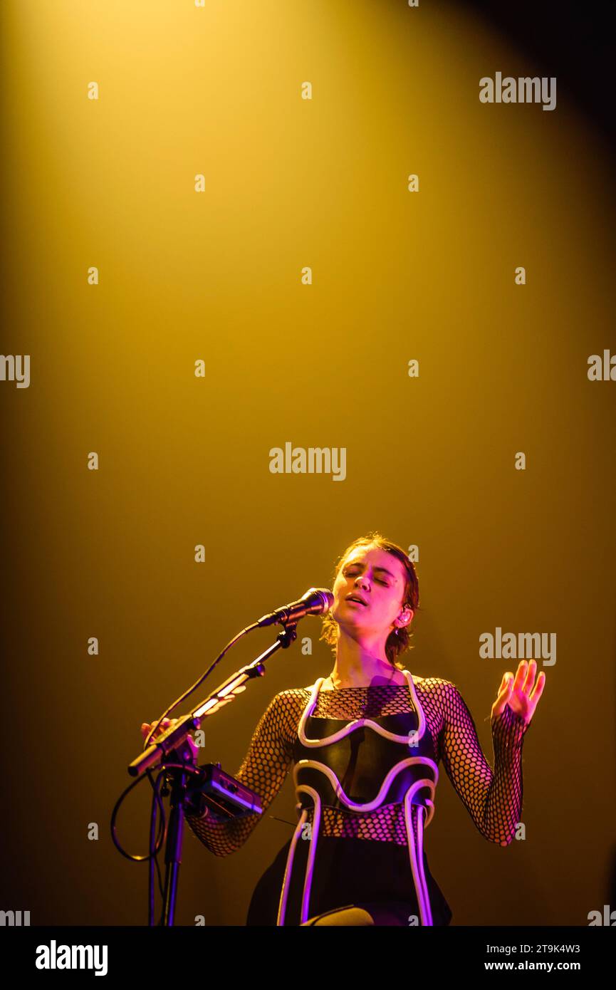 The french artist Pomme plays live at Forest National | La chanteuse et ...