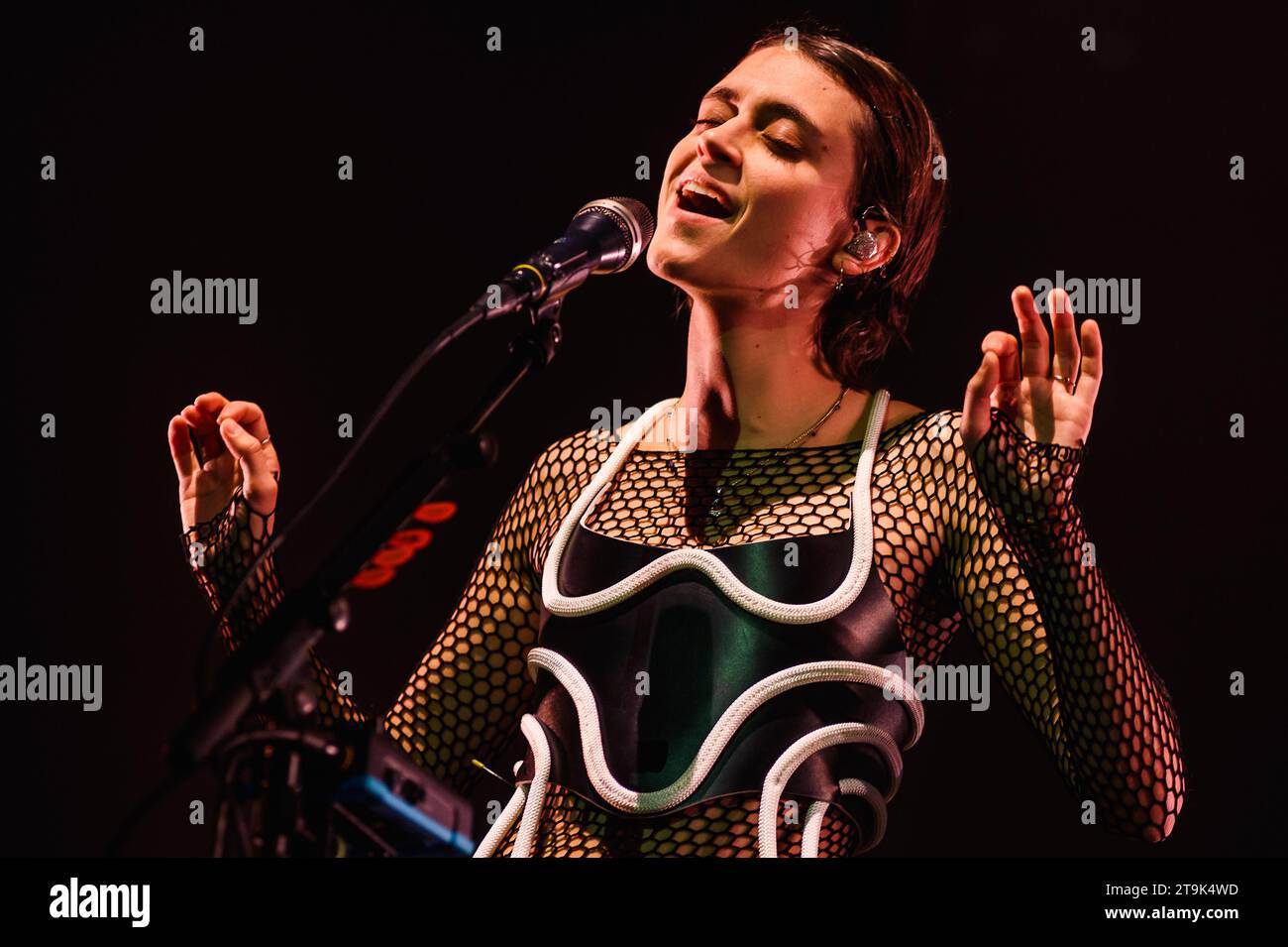 The french artist Pomme plays live at Forest National | La chanteuse et ...