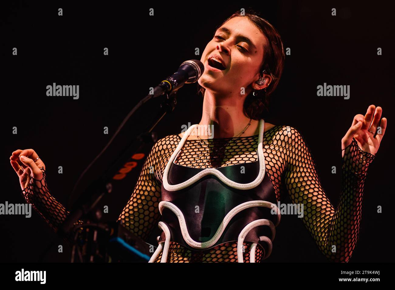 The french artist Pomme plays live at Forest National | La chanteuse et ...