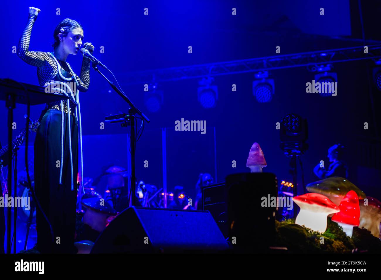 The french artist Pomme plays live at Forest National | La chanteuse et ...