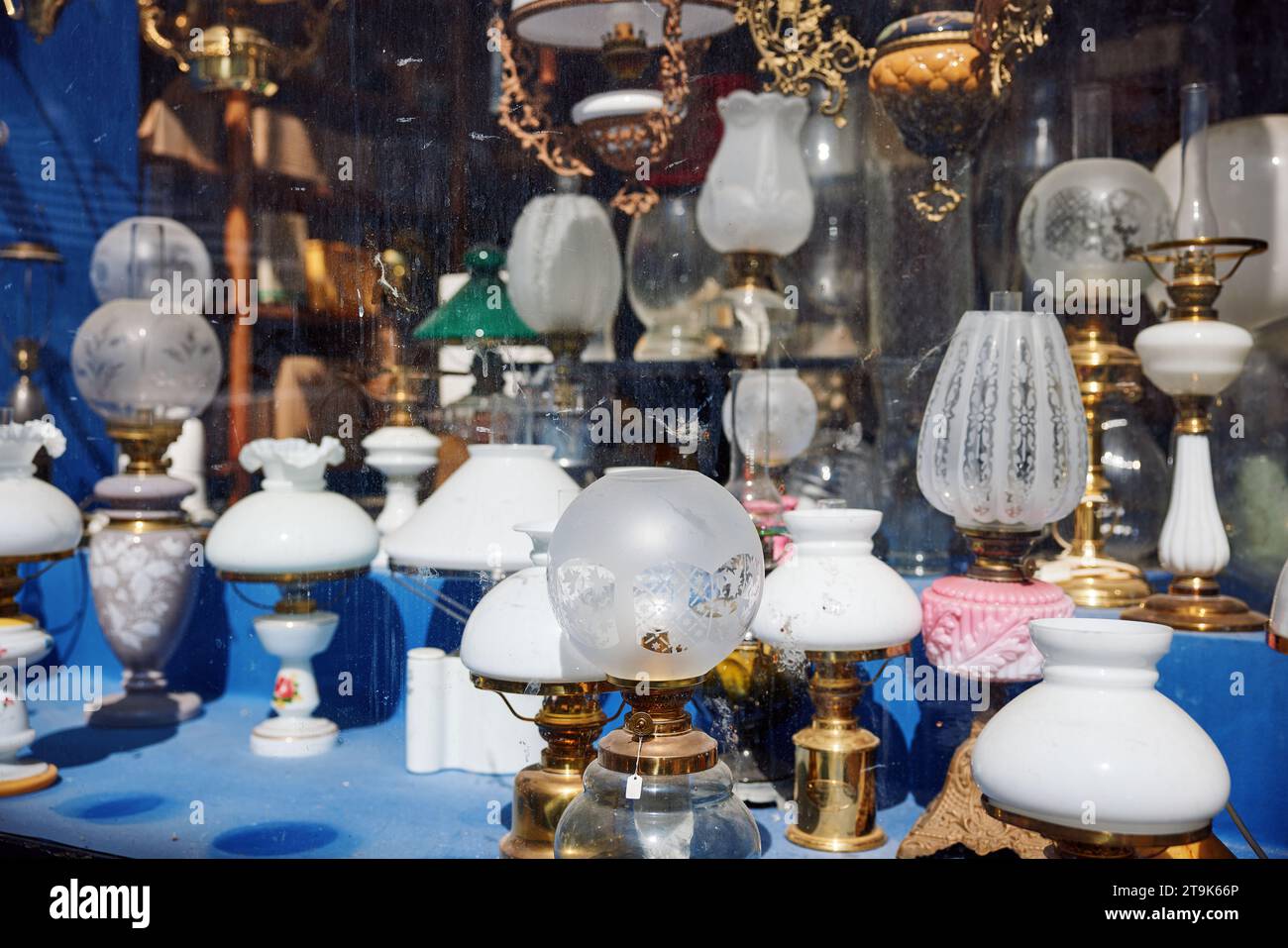 Lamp shop, window display (dirty window Stock Photo - Alamy
