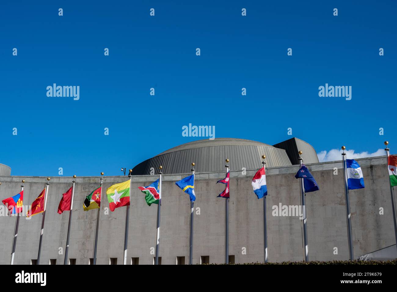 united nations building Stock Photo - Alamy
