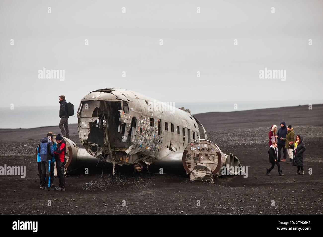 Iceland Solheimasandur Plane Wreck crashed DC-3 Plane on the beach ...