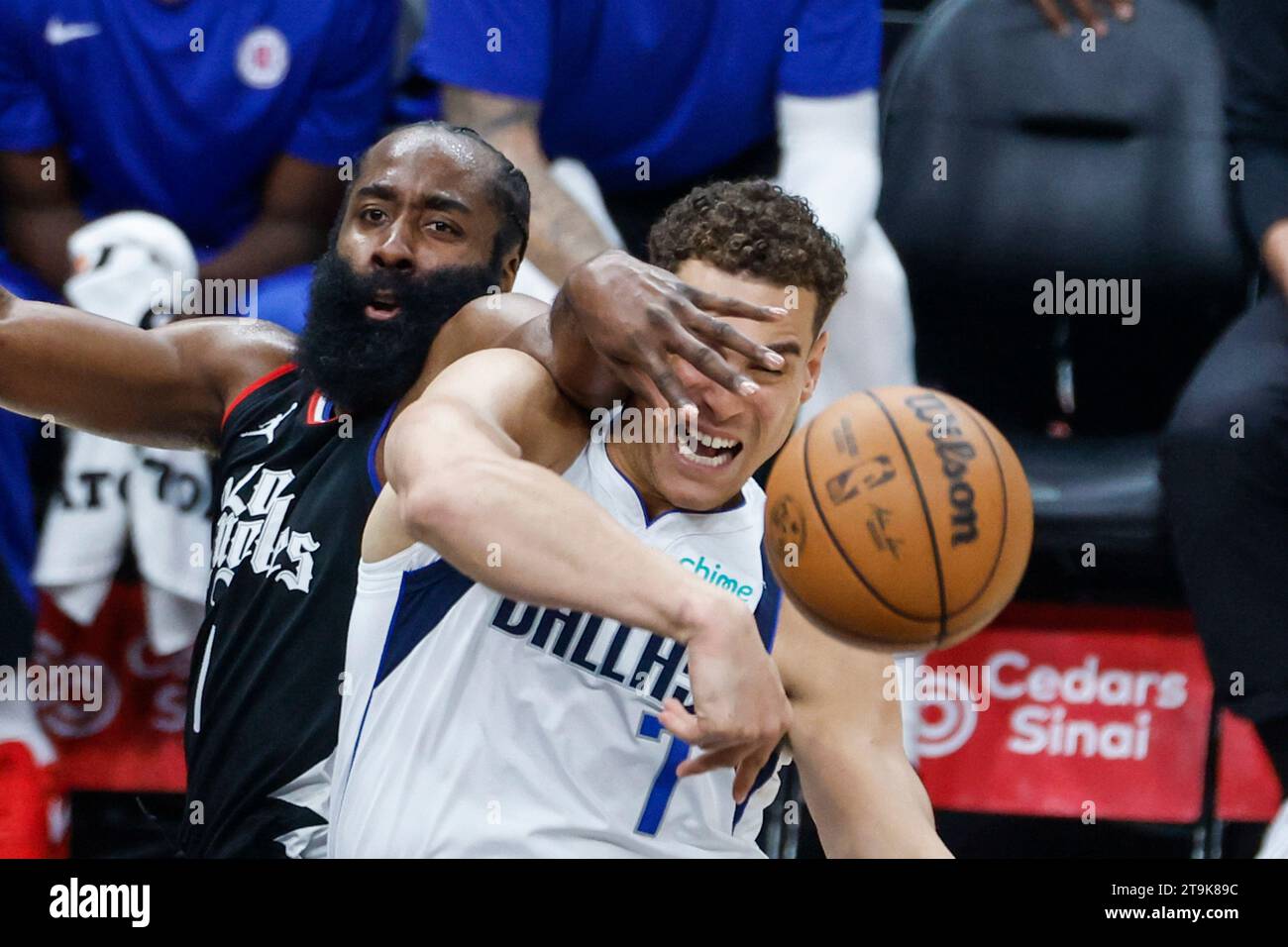Los Angeles, USA. 25th Nov, 2023. Los Angeles Clippers' James Harden (L ...