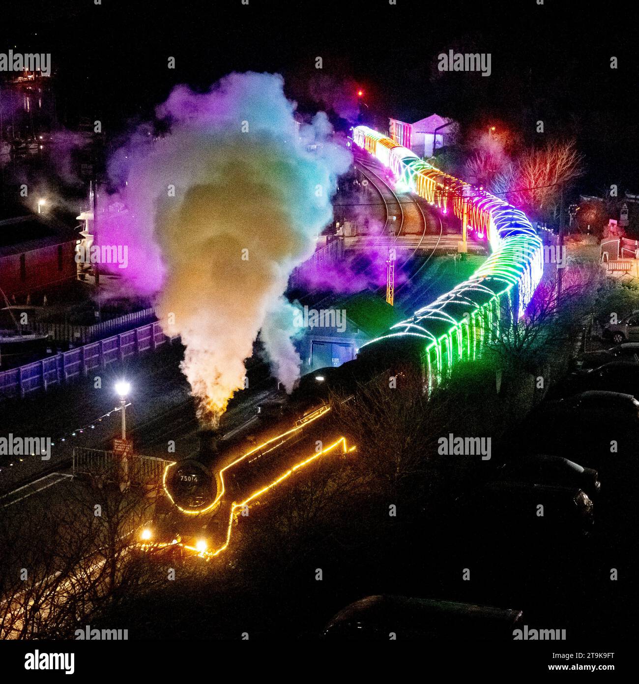 Kingswear, Devon, UK. 25th November 2023. The Christmas Train of Lights ...