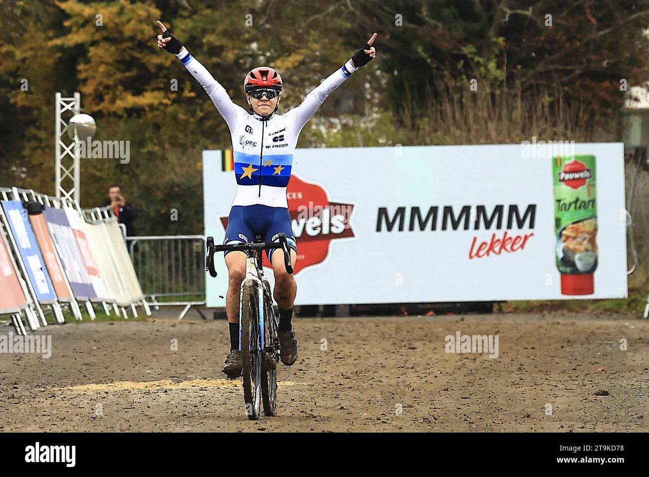Dublin, Ireland. 26th Nov, 2023. French Celia Gery celebrates as she ...