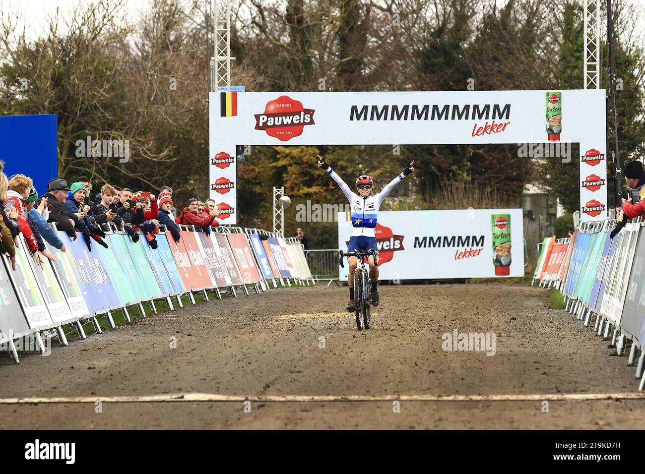 Dublin, Ireland. 26th Nov, 2023. French Celia Gery celebrates as she ...