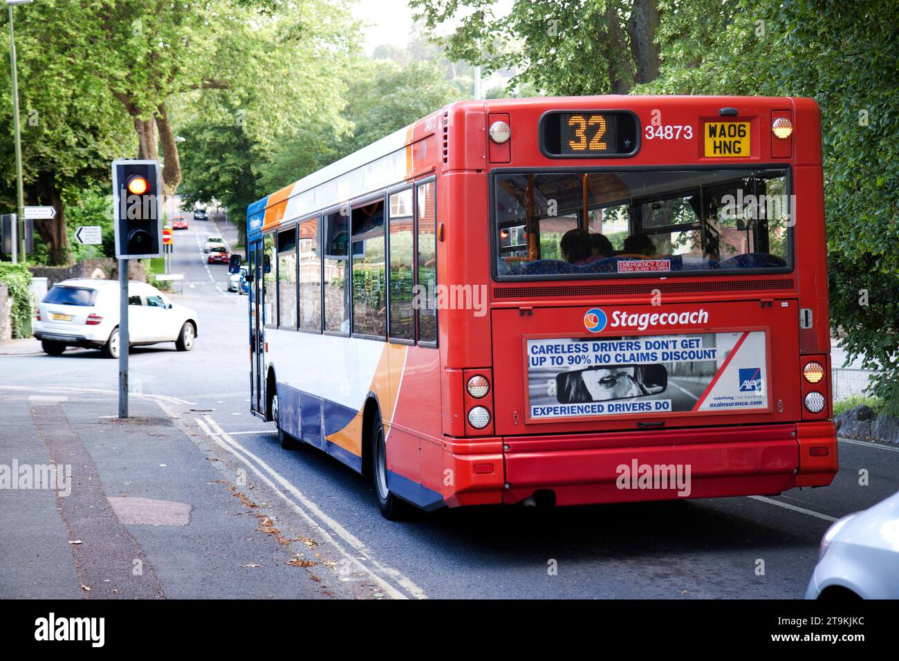 Number 32 bus hi-res stock photography and images - Alamy