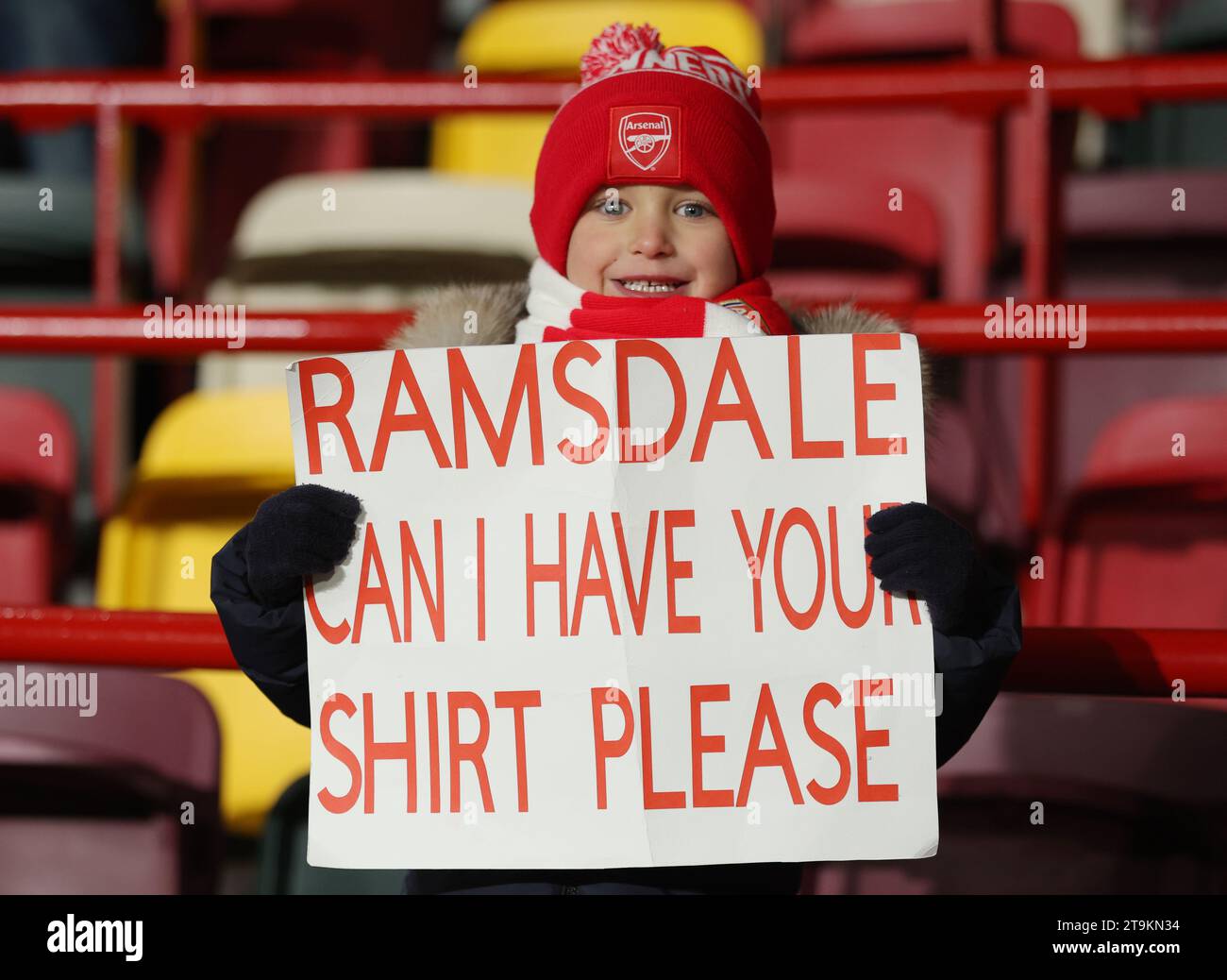 England football sign shirt hi-res stock photography and images - Alamy
