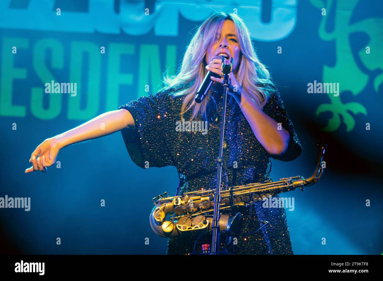 Auftritt der niederländischen Saxophonistin Candy Dulfer mit dem Programm We Never Stop im ...
