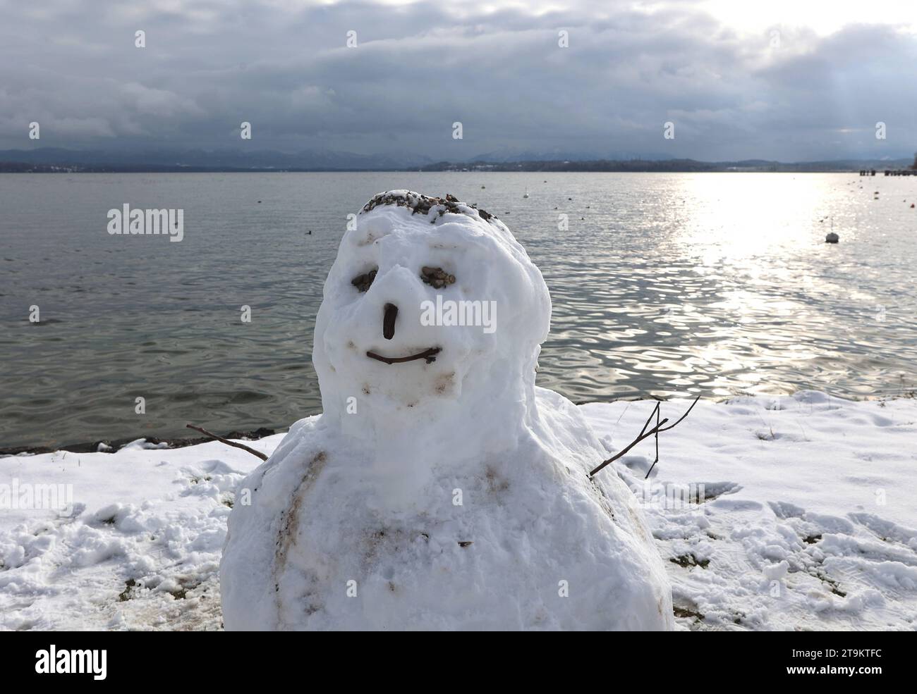 Tutzing, Bayern, Deutschland 26. November 2023: Ein Wintertag in ...