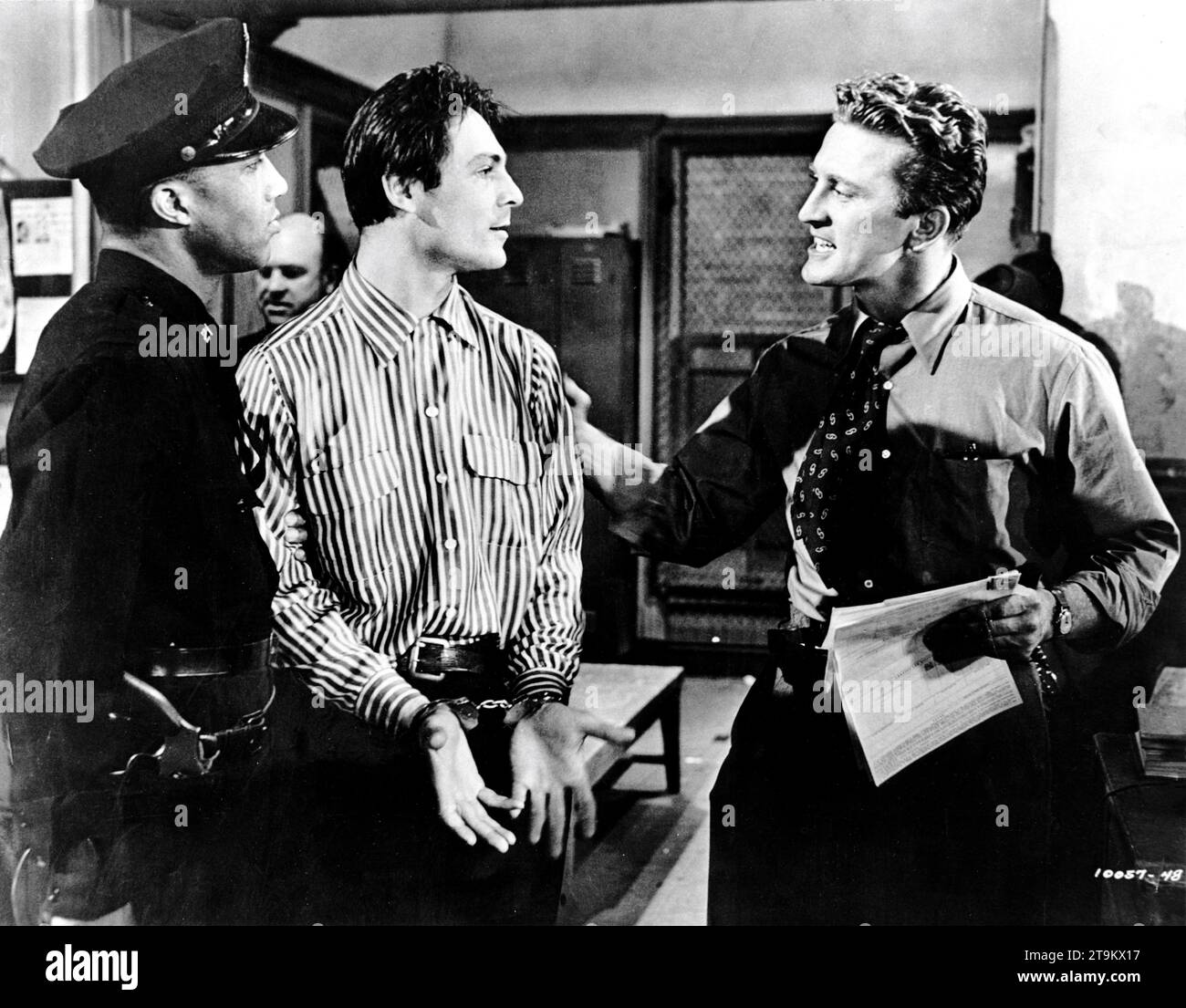 RUSSELL EVANS JOSEPH WISEMAN and KIRK DOUGLAS in DETECTIVE STORY 1951 ...
