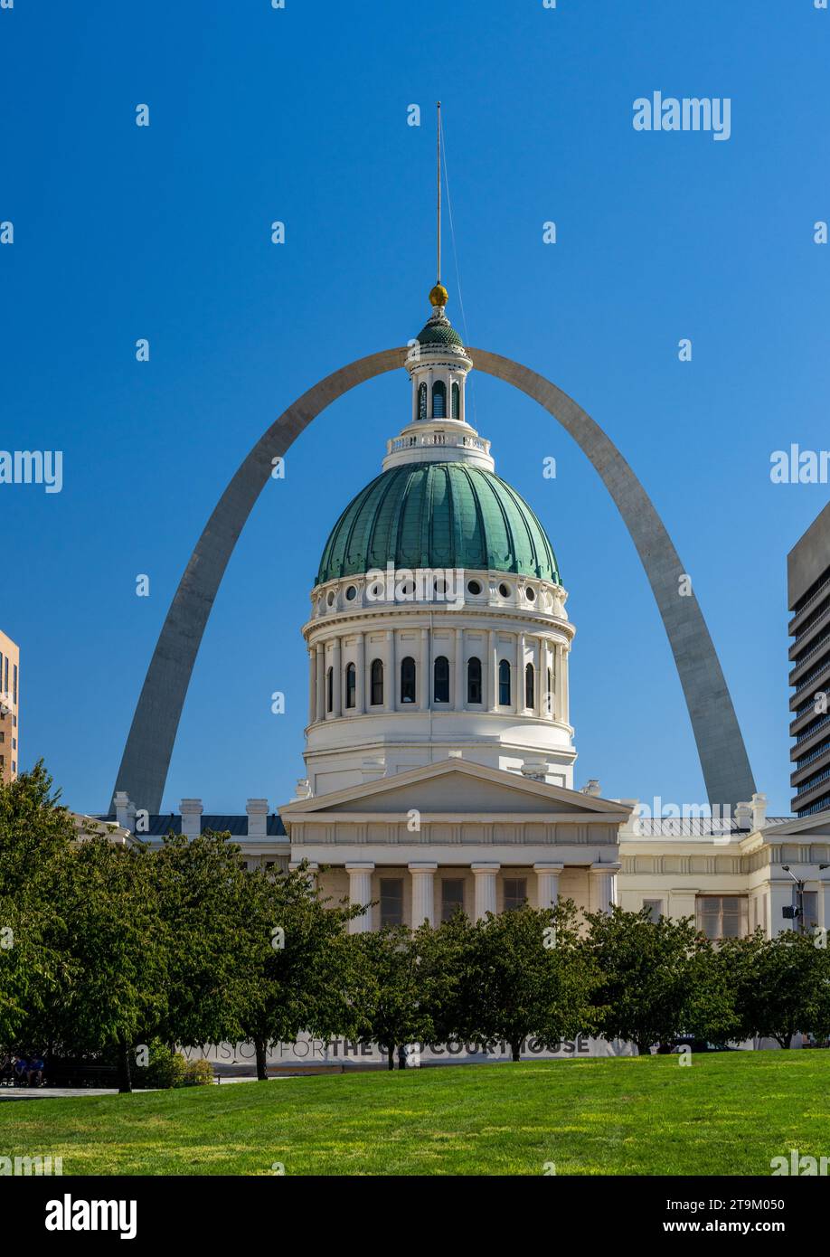 Dome of the old Courthouse in St Louis Missouri against the blue sky ...