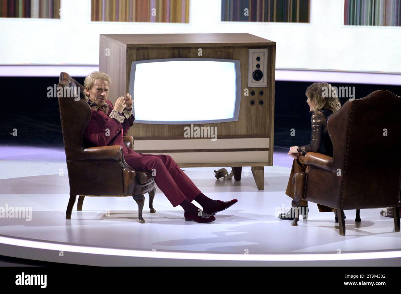 Thomas Gottschalk mit der Wettkandidatin Julia Reichert in der ZDF-Unterhaltungsshow 'Wetten ...