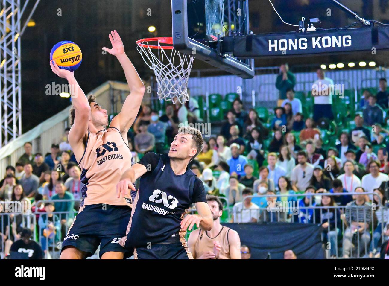 Hong Kong, China. 26th Nov, 2023. Jan Driessen (L) of Amsterdam HiPRO ...