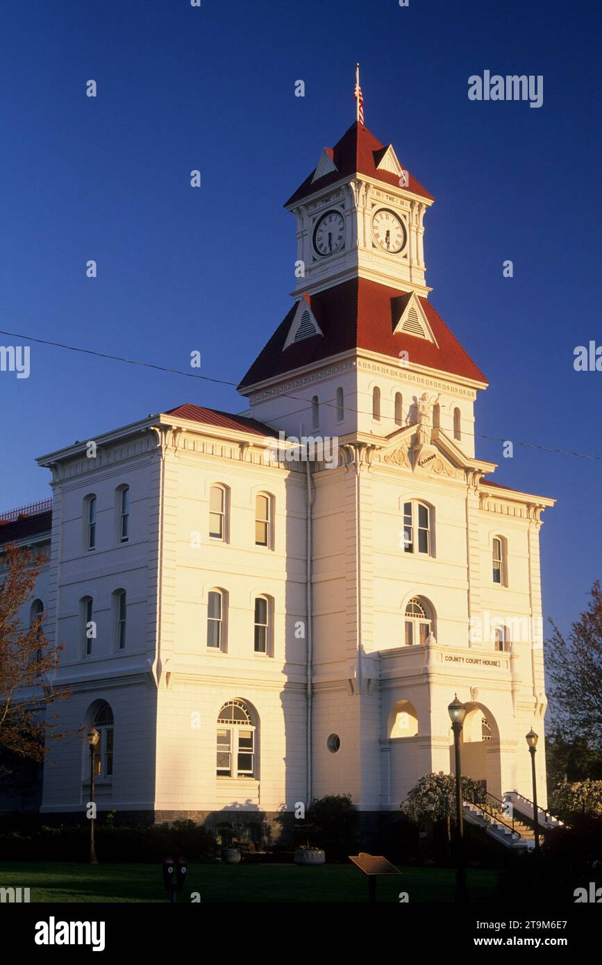 Clock tower courthouse hi-res stock photography and images - Alamy