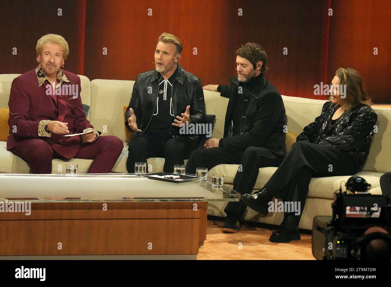 Thomas Gottschalk mit Gary Barlow, Howard Donald und Mark Owen von der ...