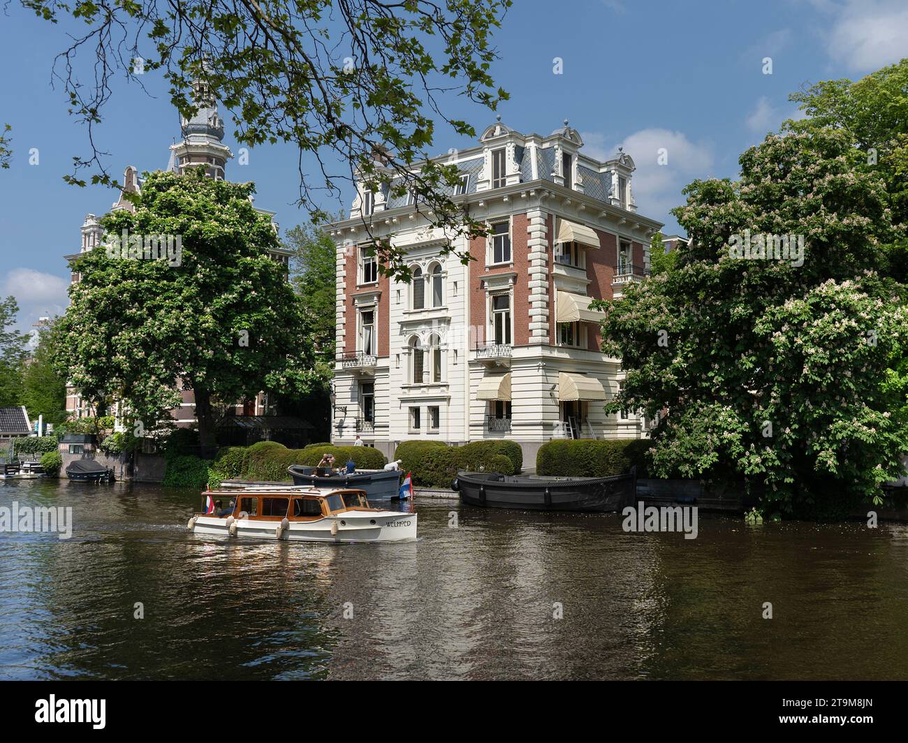 Building a canal boat hi-res stock photography and images - Alamy