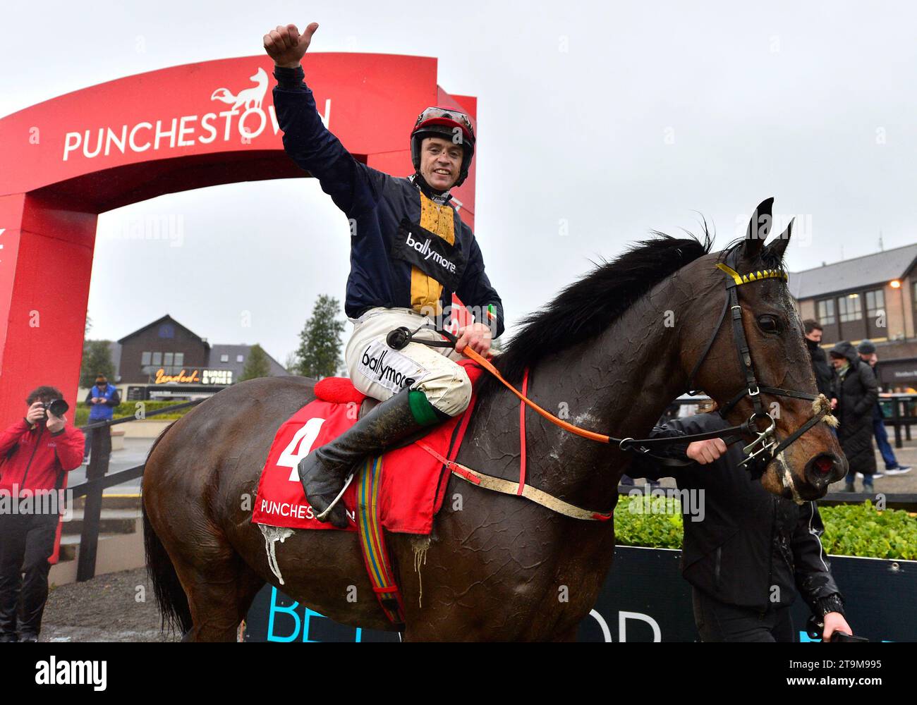 Fastorslow horse racing hi-res stock photography and images - Alamy