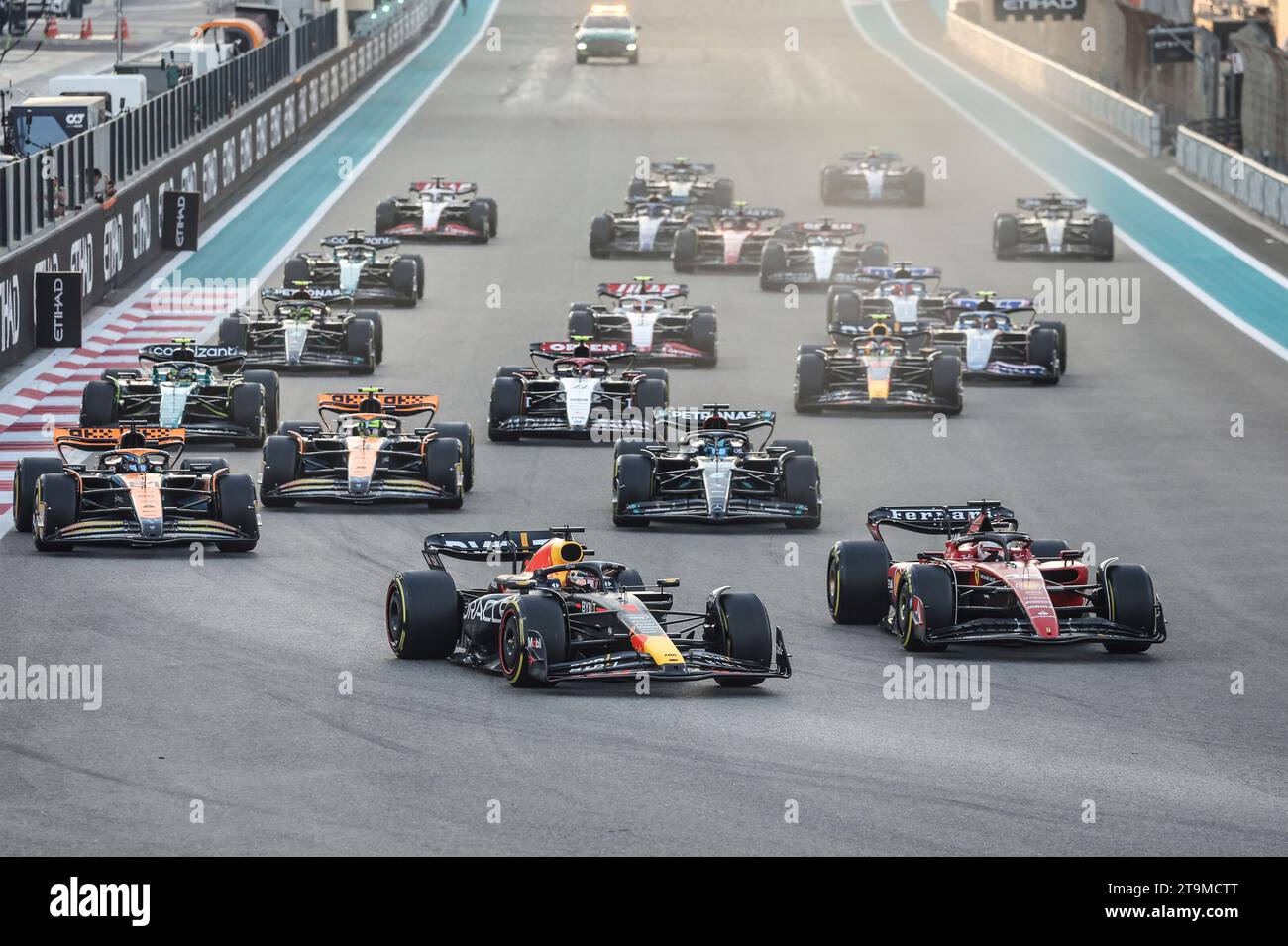 Abu Dhabi, United Arab Emirates. 26th Nov, 2023. Start, #1 Max ...