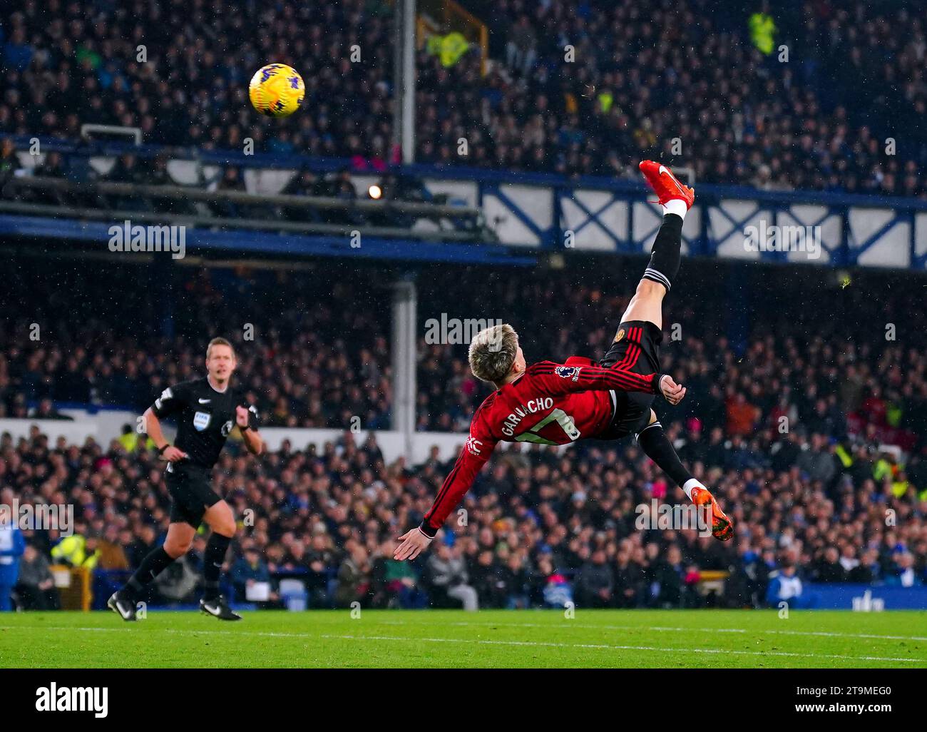 Manchester United's Alejandro Garnacho scores their side's first goal ...