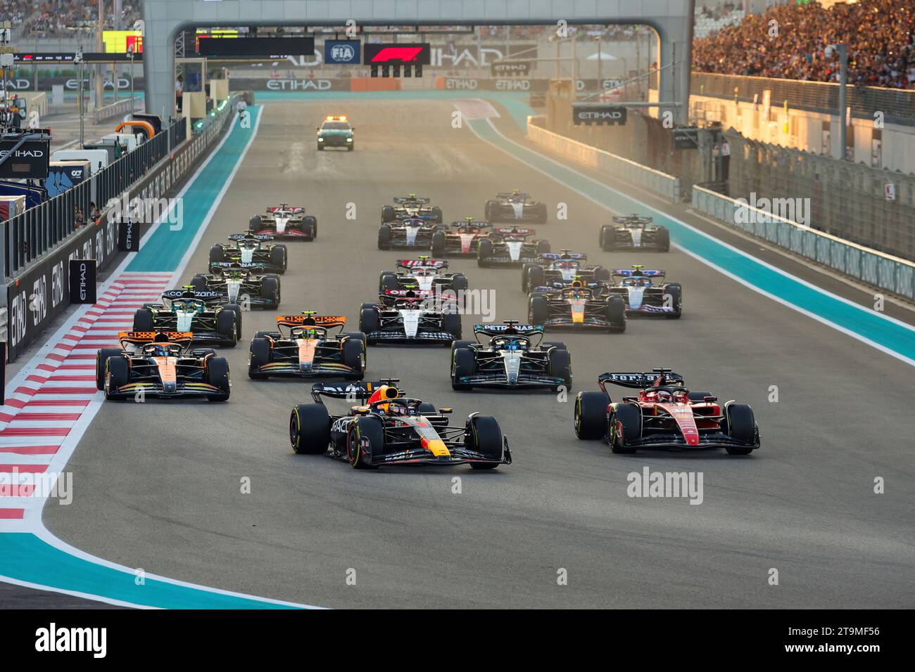 Abu Dhabi, United Arab Emirates. 26th Nov, 2023. Start, #1 Max ...