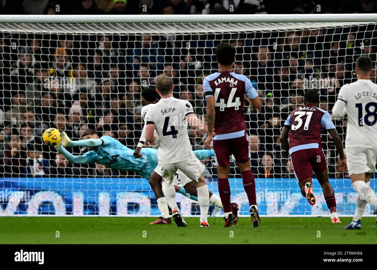 London, UK. 26th Nov, 2023. Guglielmo Vicario (Tottenham, goalkeeper ...