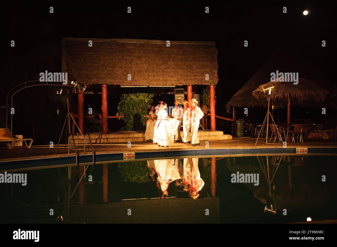 Cuban traditional entertainment show in Villa La Granjita Hotel in ...