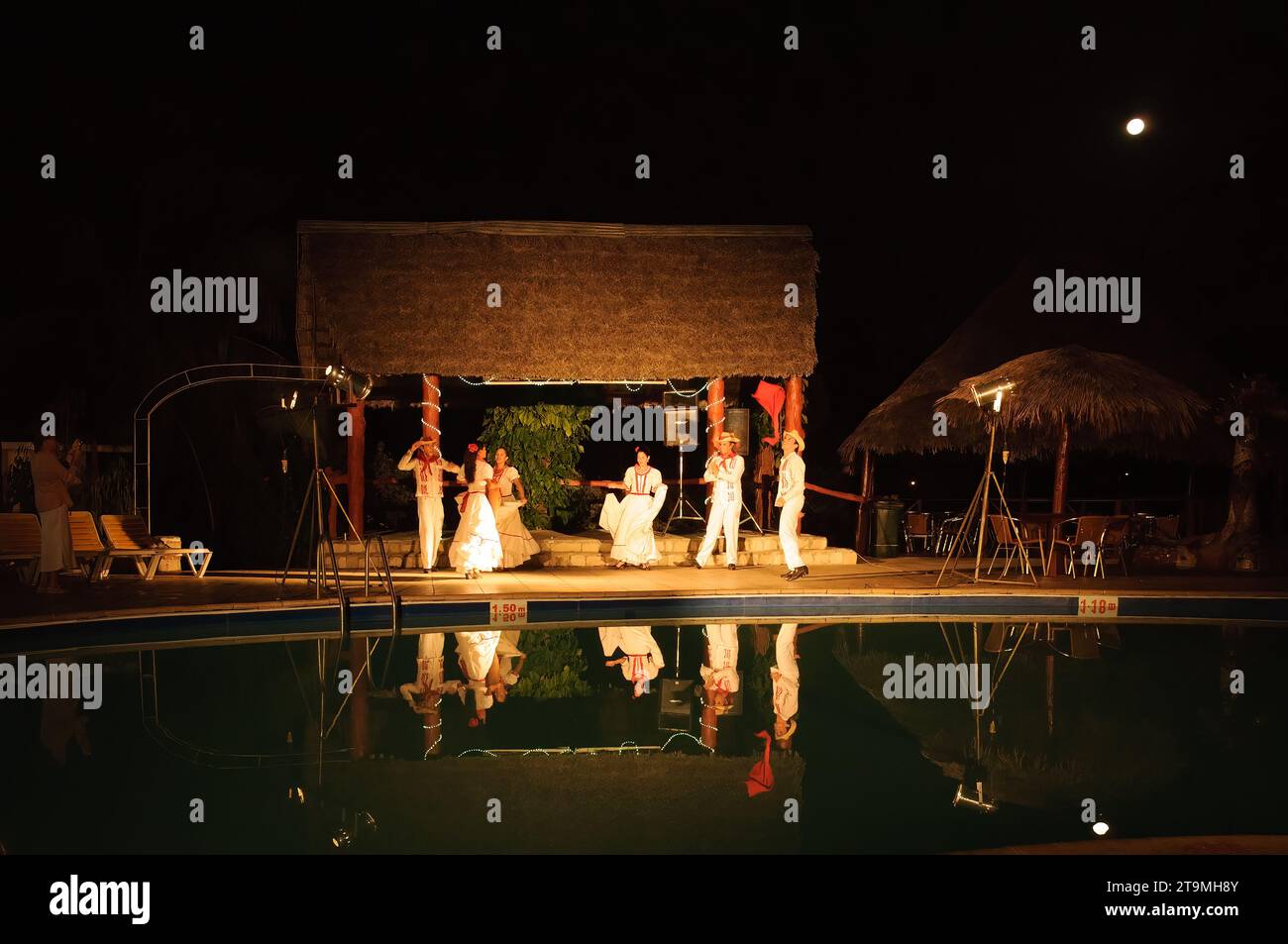 Cuban traditional entertainment show in Villa La Granjita Hotel in ...