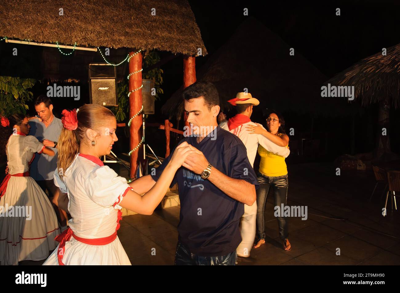 Cuban traditional entertainment show in Villa La Granjita Hotel in ...