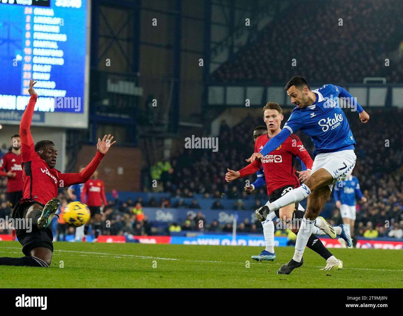 Kobbie mainoo manchester united everton hi-res stock photography and ...