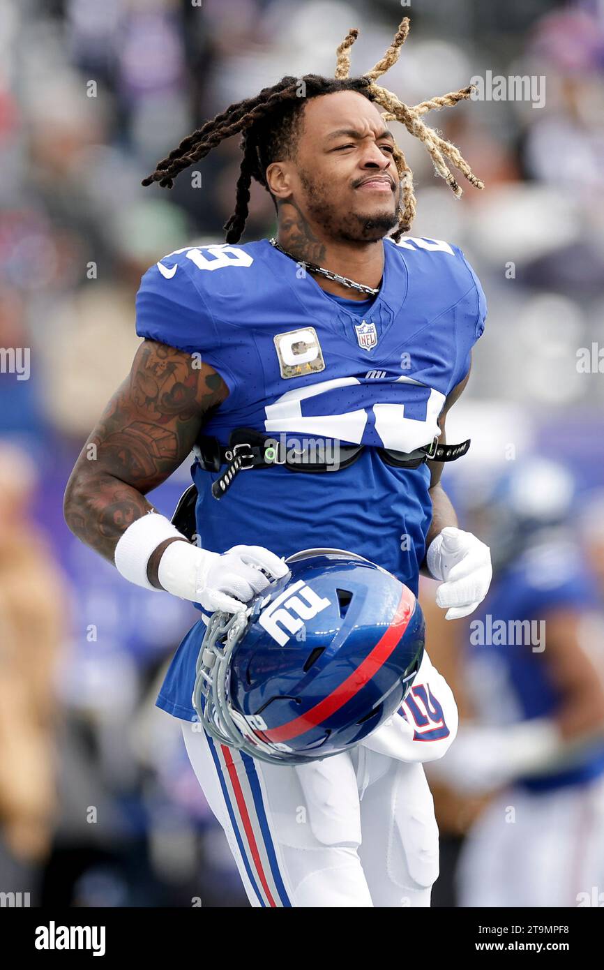 New York Giants safety Xavier McKinney (29) warms up before playing ...