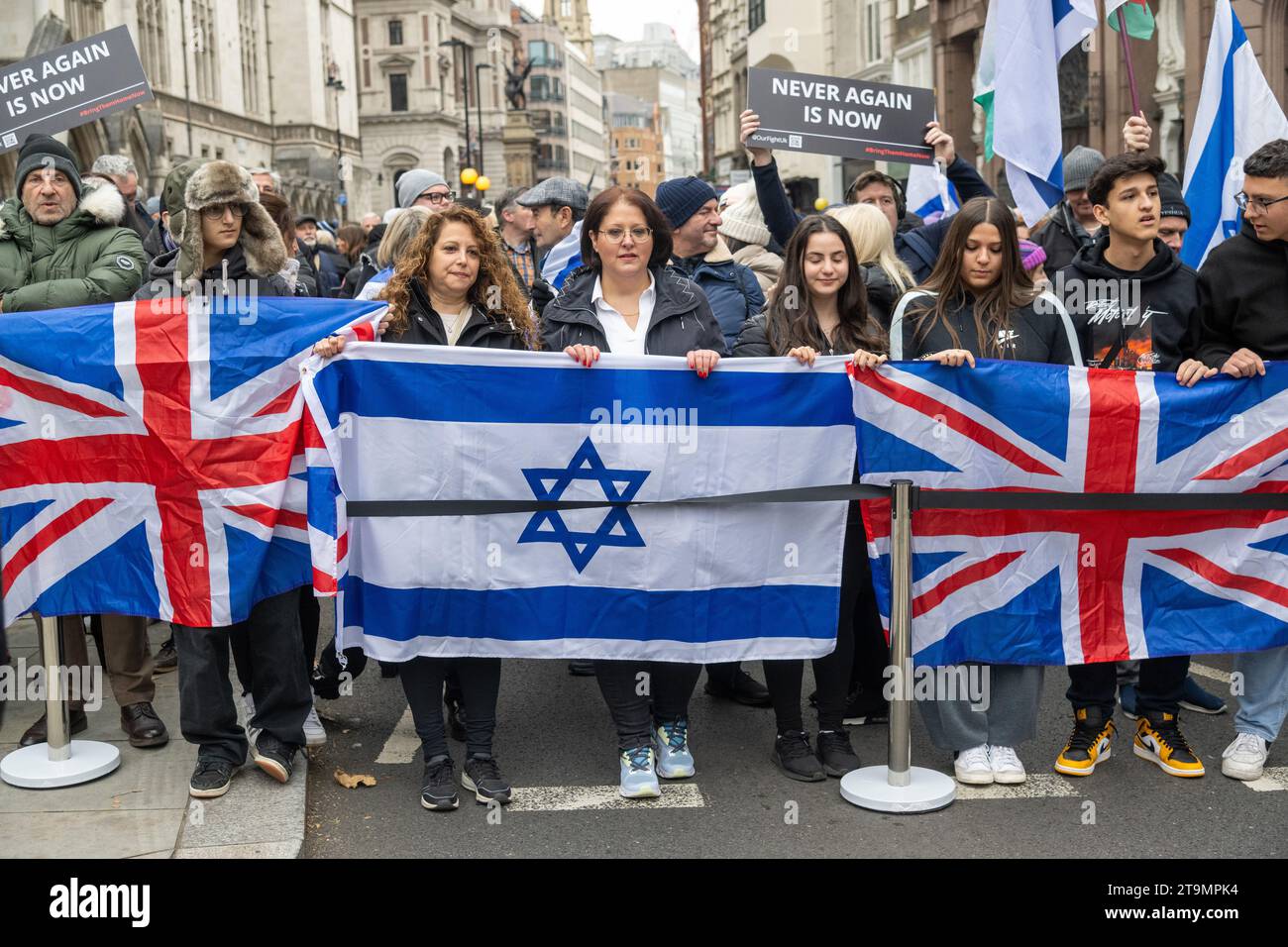 © Licensed to Ray Tang. 26/11/2023. London, UK.Pro Israeli protesters ...