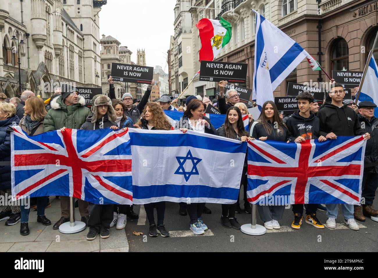 © Licensed to Ray Tang. 26/11/2023. London, UK.Pro Israeli protesters ...