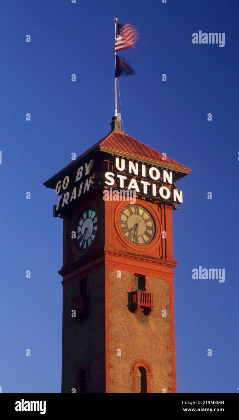 Clock tower union station hi-res stock photography and images - Alamy