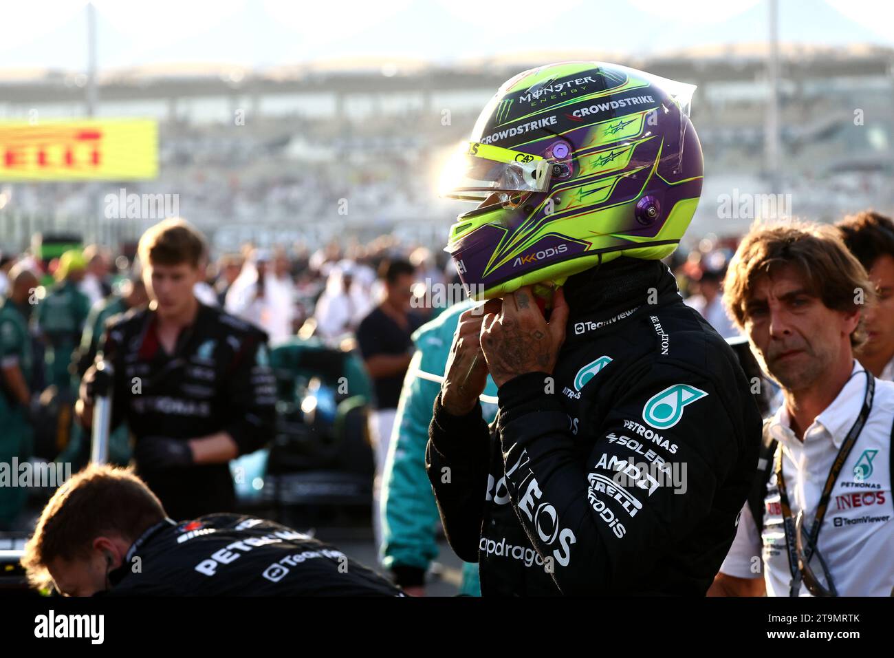 Abu Dhabi, Abu Dhabi. 26th Nov, 2023. Lewis Hamilton (GBR) Mercedes AMG ...