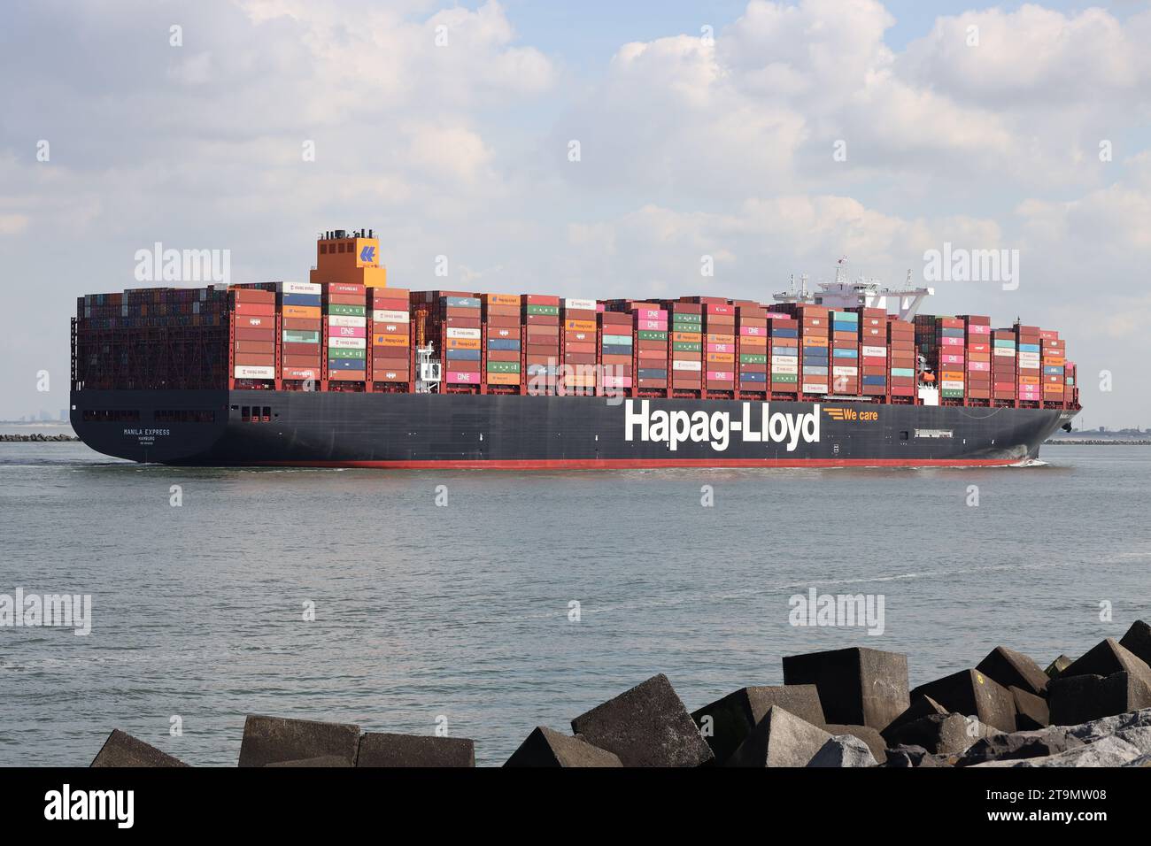 The container ship Manila Express arrives at the port of Rotterdam on ...