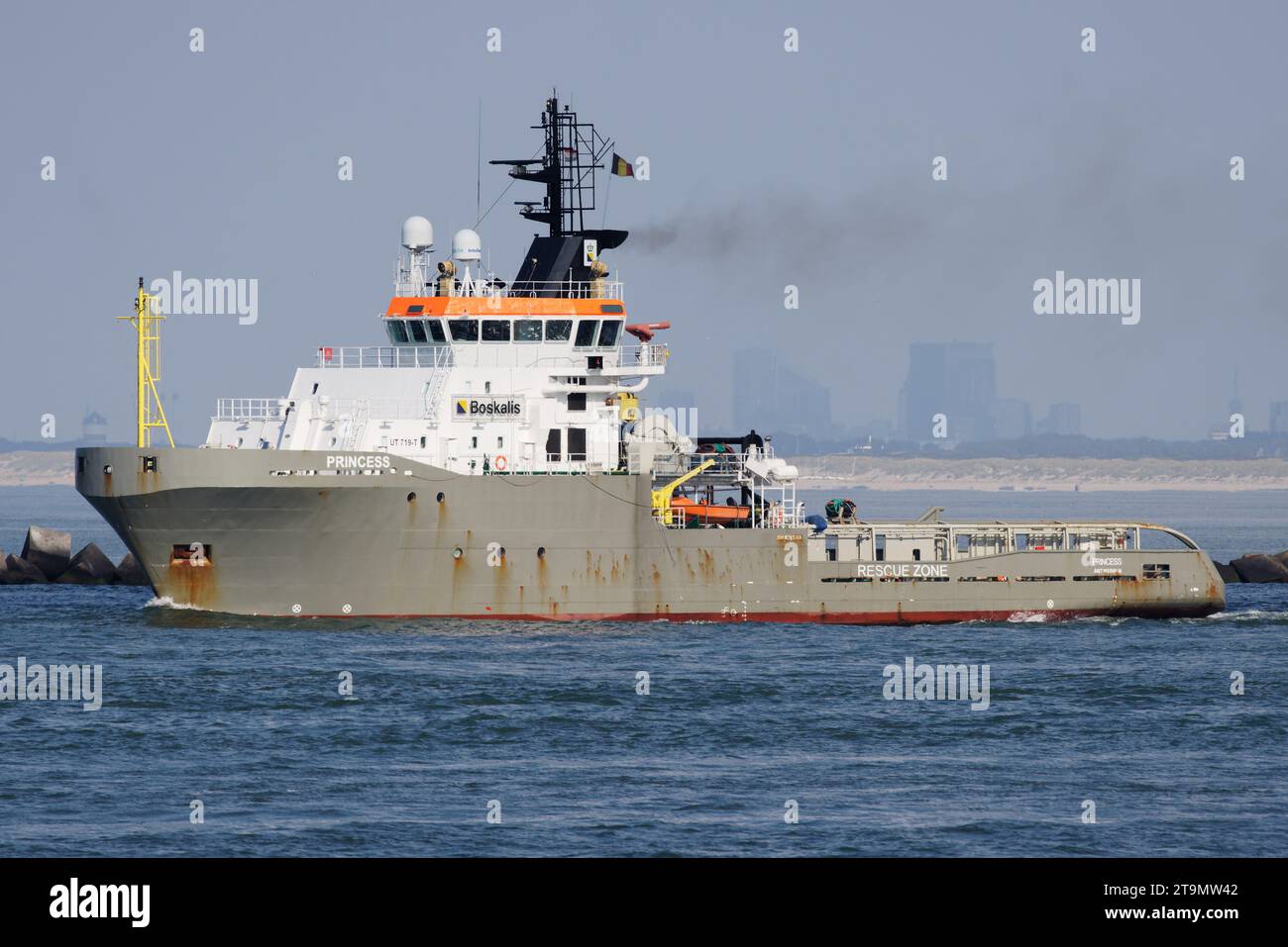 Offshore tug hi-res stock photography and images - Alamy