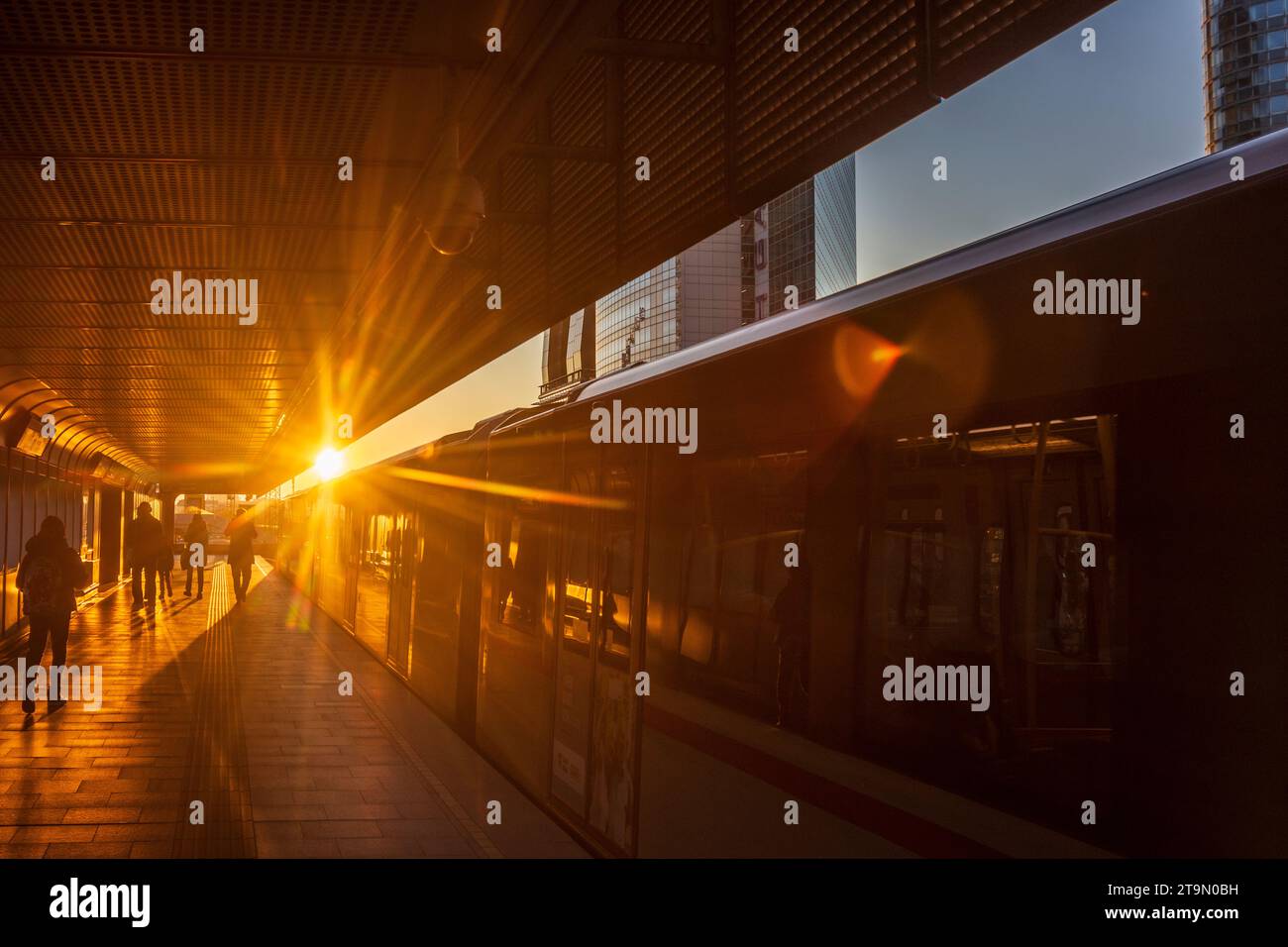 Vienna: train of subway line U1 at station Kaisermühlen – Vienna ...