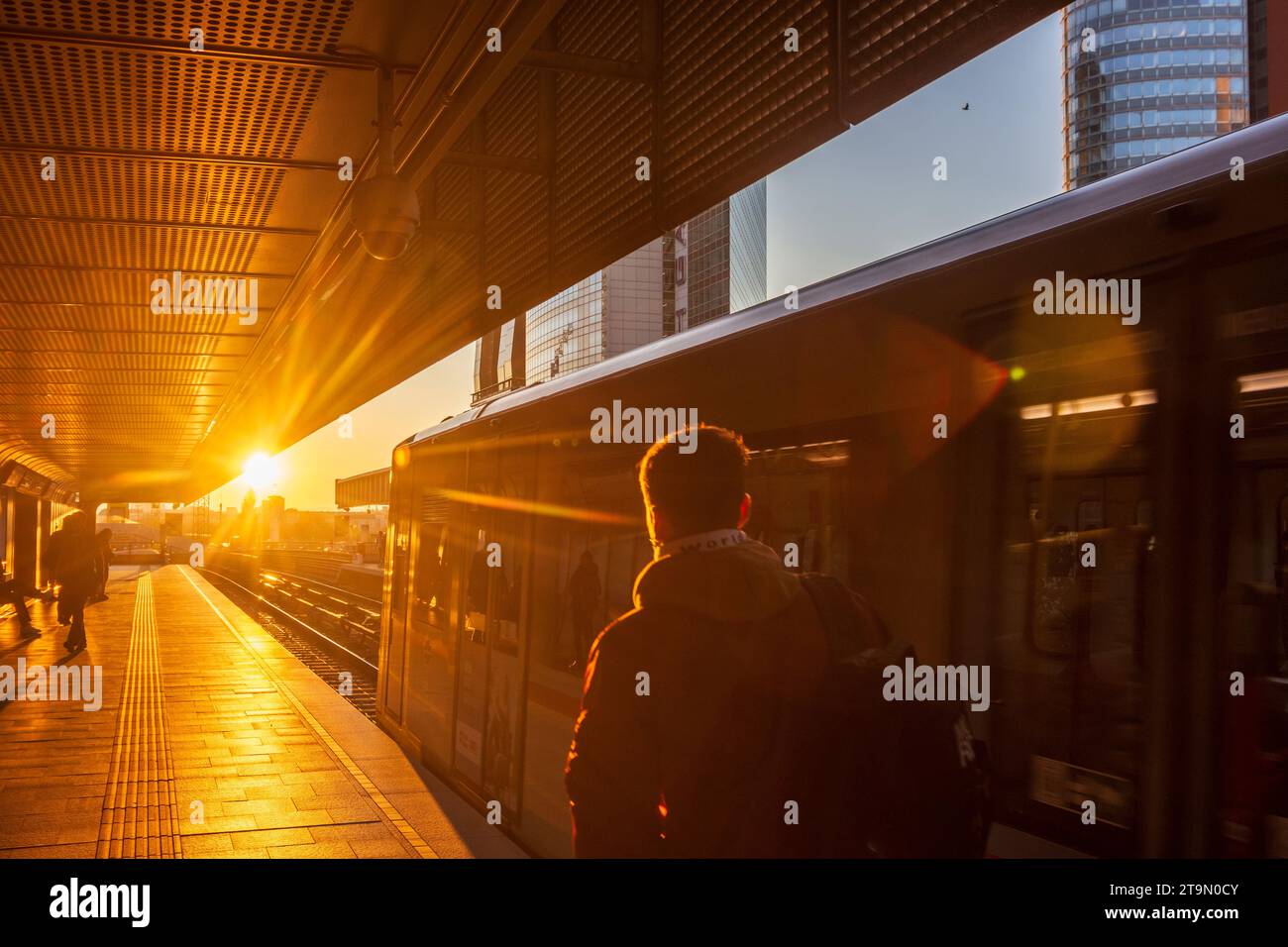 Vienna: train of subway line U1 at station Kaisermühlen – Vienna ...