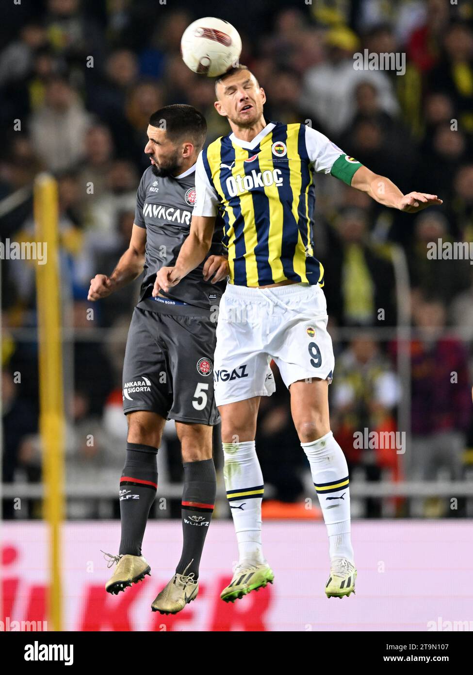 ISTANBUL - (l-r) Ibrahim Dresevic of Vavacars Fatih Karagumruk, Edin ...