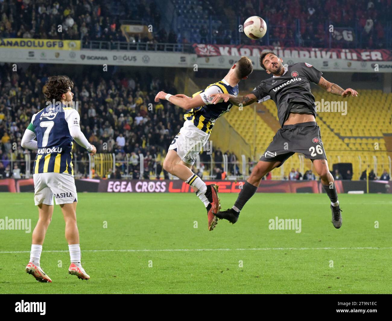 ISTANBUL - (l-r) Ferdi Kadioglu of Fenerbahce SK, Ismail Yuksek of ...