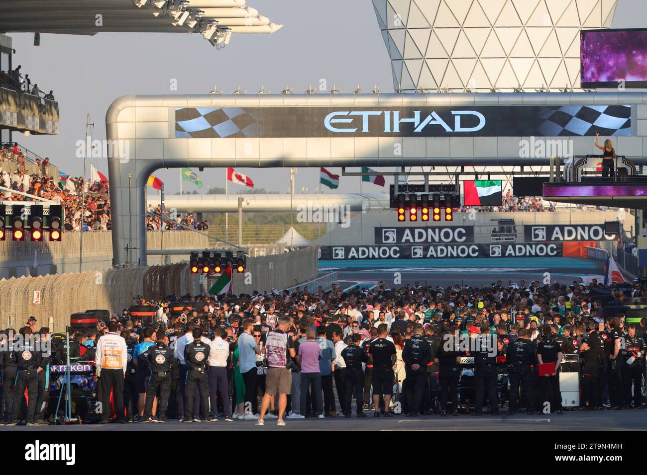 Abu Dhabi, United Arab Emirates. 26th Nov, 2023. Starting grid, F1 ...