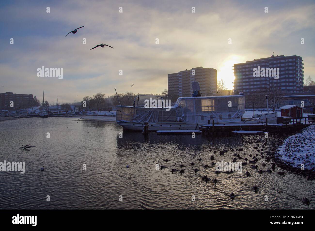 City waterfront sunset air vehicle hi-res stock photography and images ...