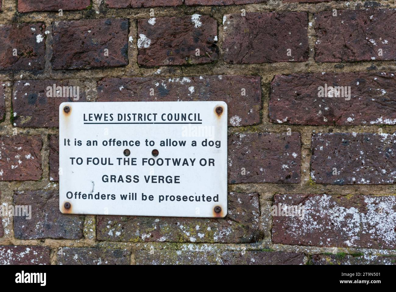 Sign signage dog fouling street hi-res stock photography and images - Alamy